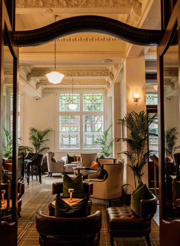 Ms Ava - Rendezvous Hotel Melbourne